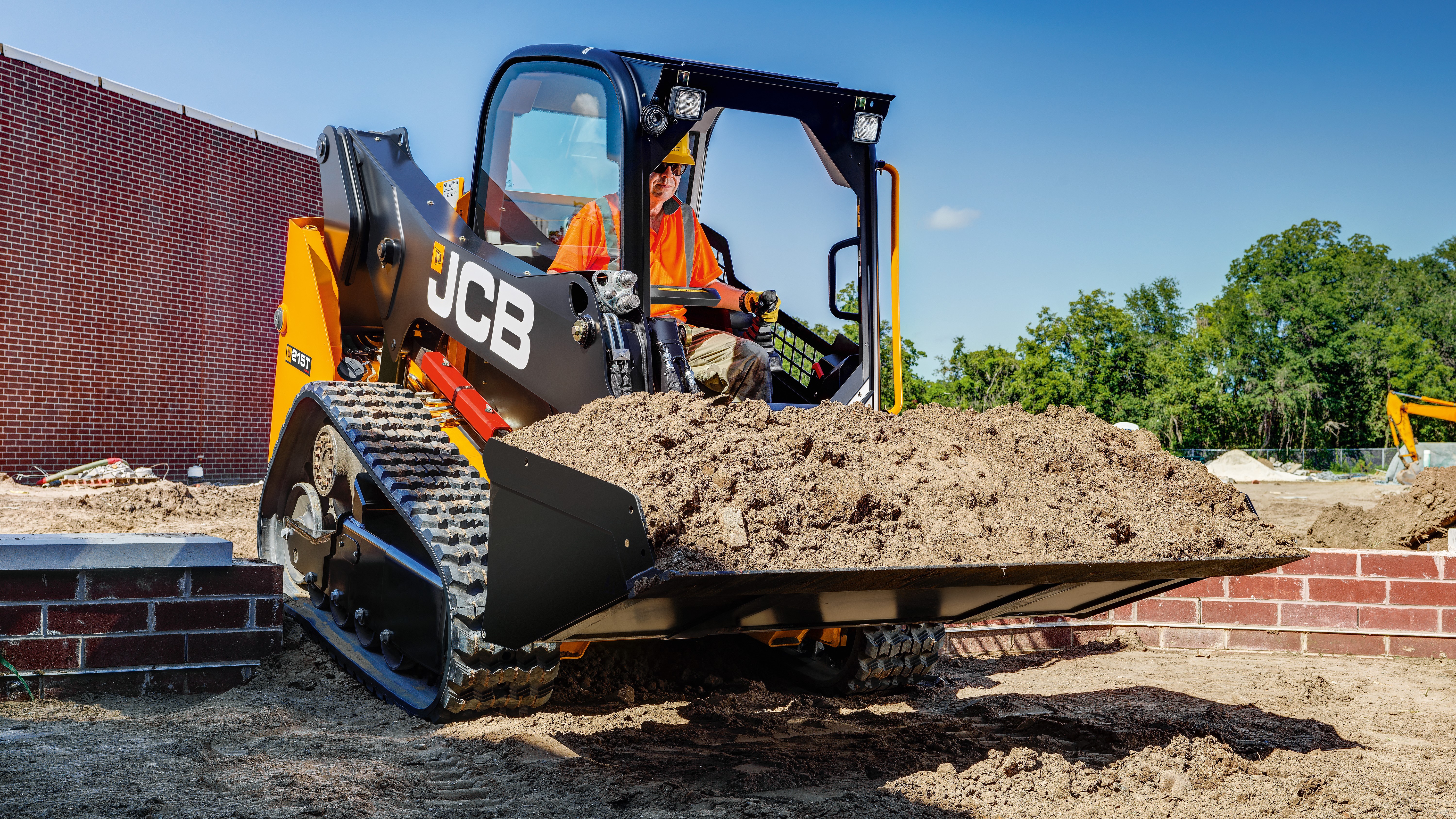 215T Compact Track Loader | JCB Construction NZ