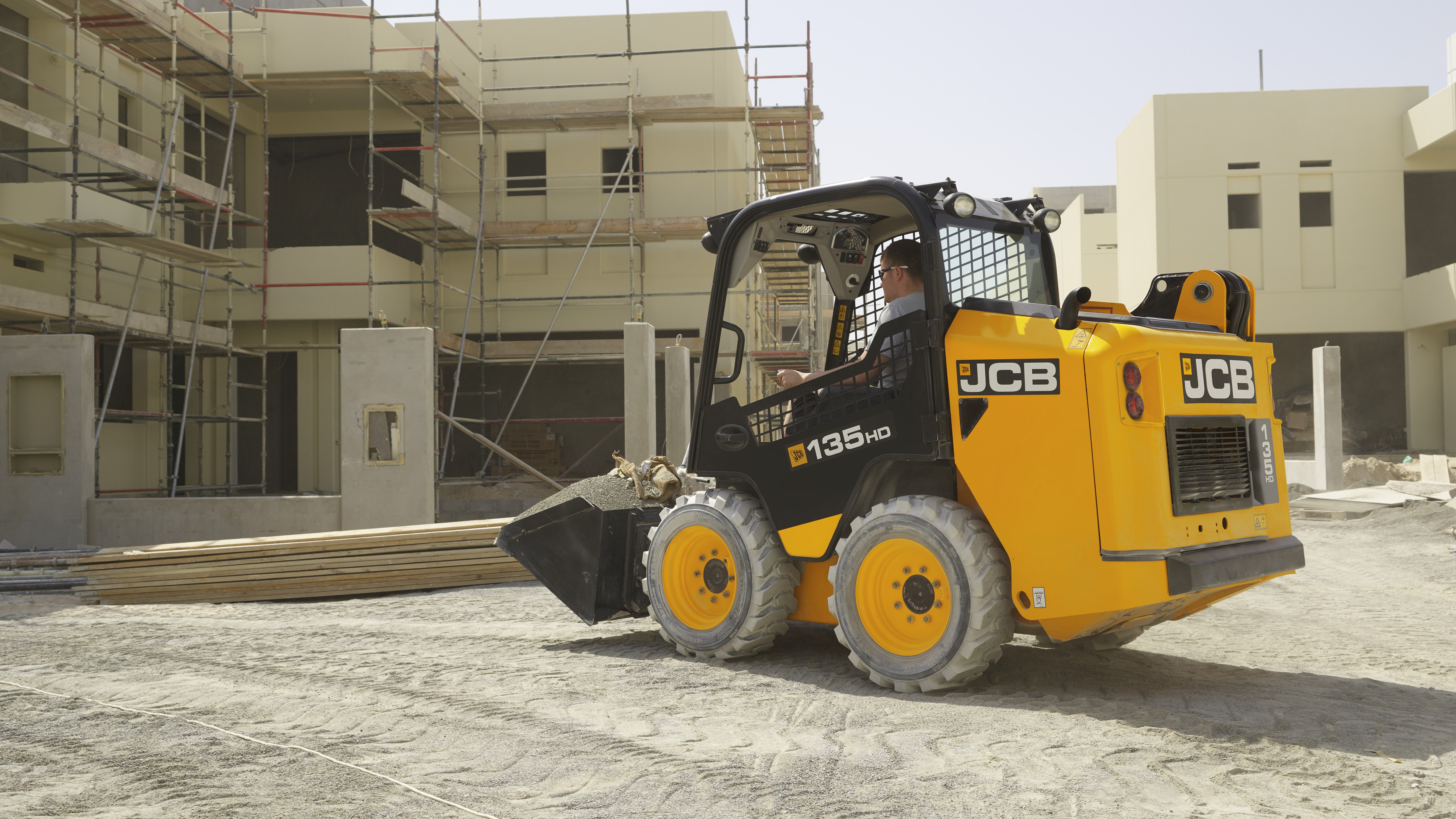 135 HD Skid Steer Loader | JCB Construction NZ